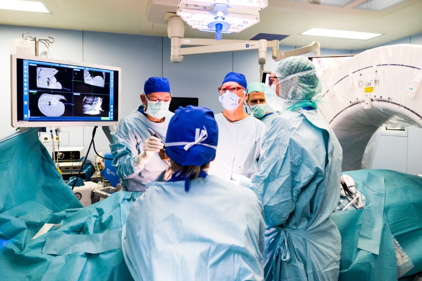 Vertebral Body Tethering : Une technique chirurgicale nouvellement ...