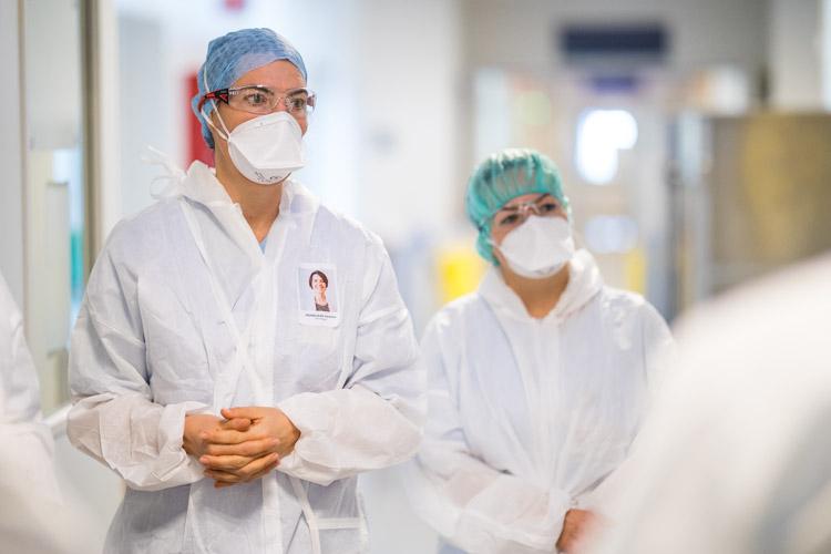 M. Paul Mousel visite les différents services d’hospitalisation dédiés ...