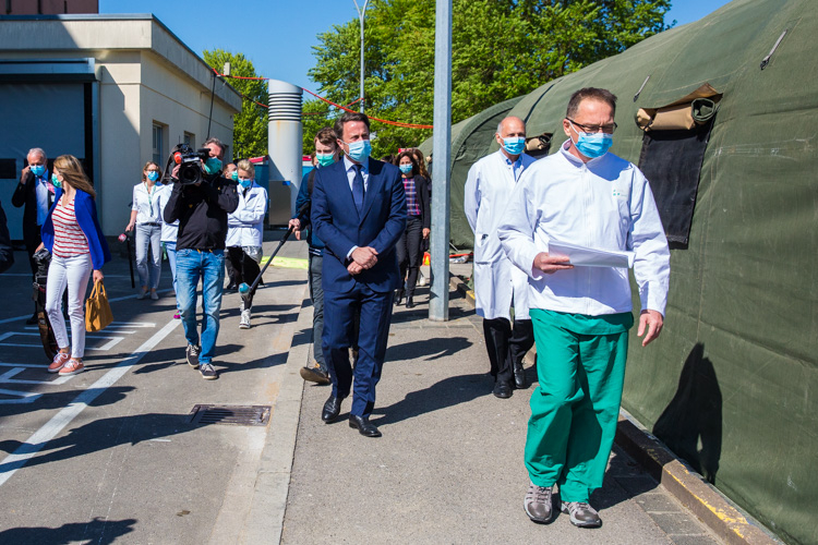Xavier Bettel et Paulette Lenert visitent le Field Hospital | Kannerklinik Xavier Bettel et Paulette Lenert visitent le Field Hospital | Kannerklinik